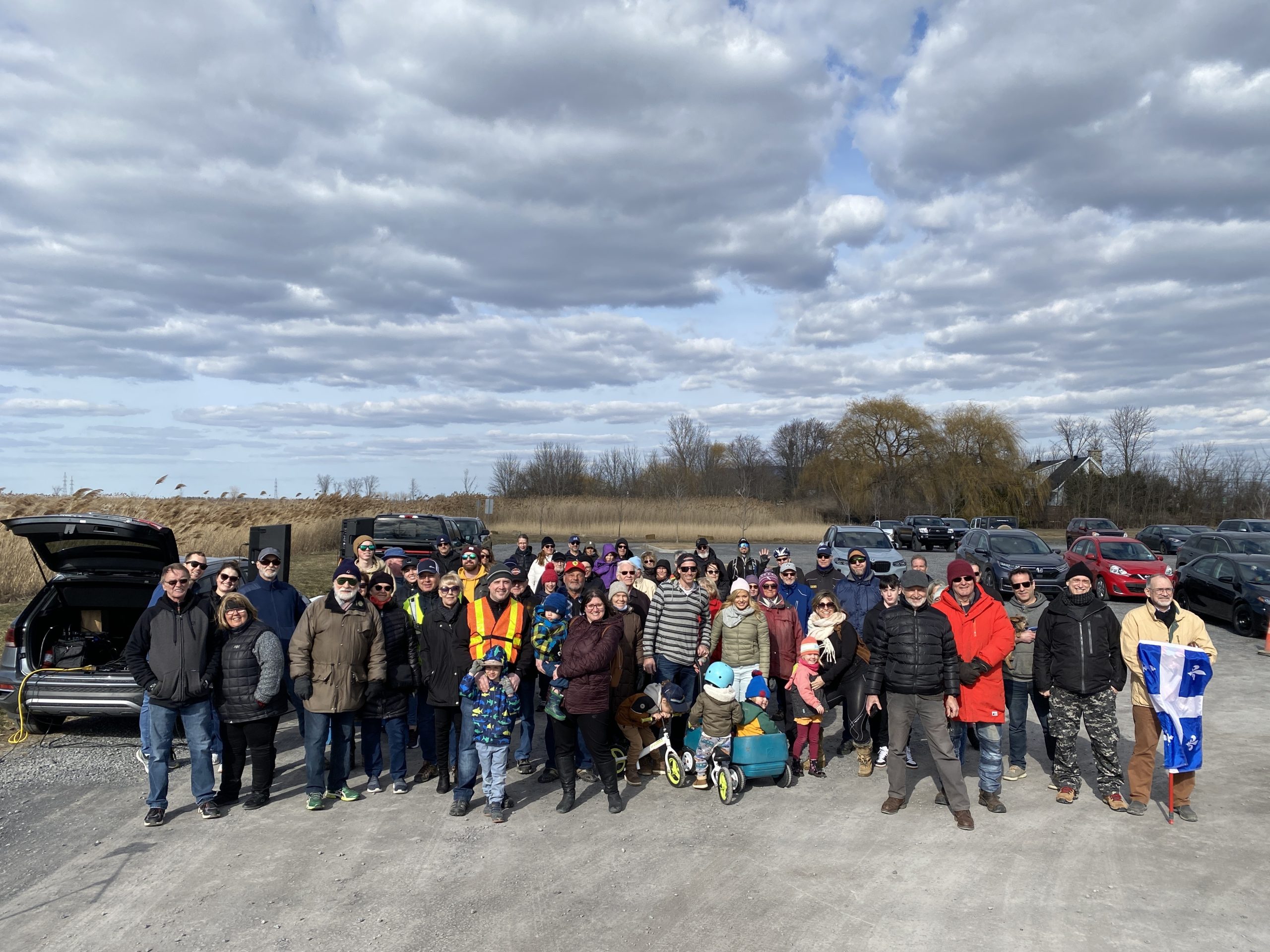 Marcher pour démontrer les enjeux de la route 223 - Journal de Saint-Basile